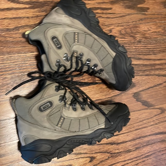 REI | Shoes | Rei Merrell Hiking Boots Size 9 Woman | Poshmark